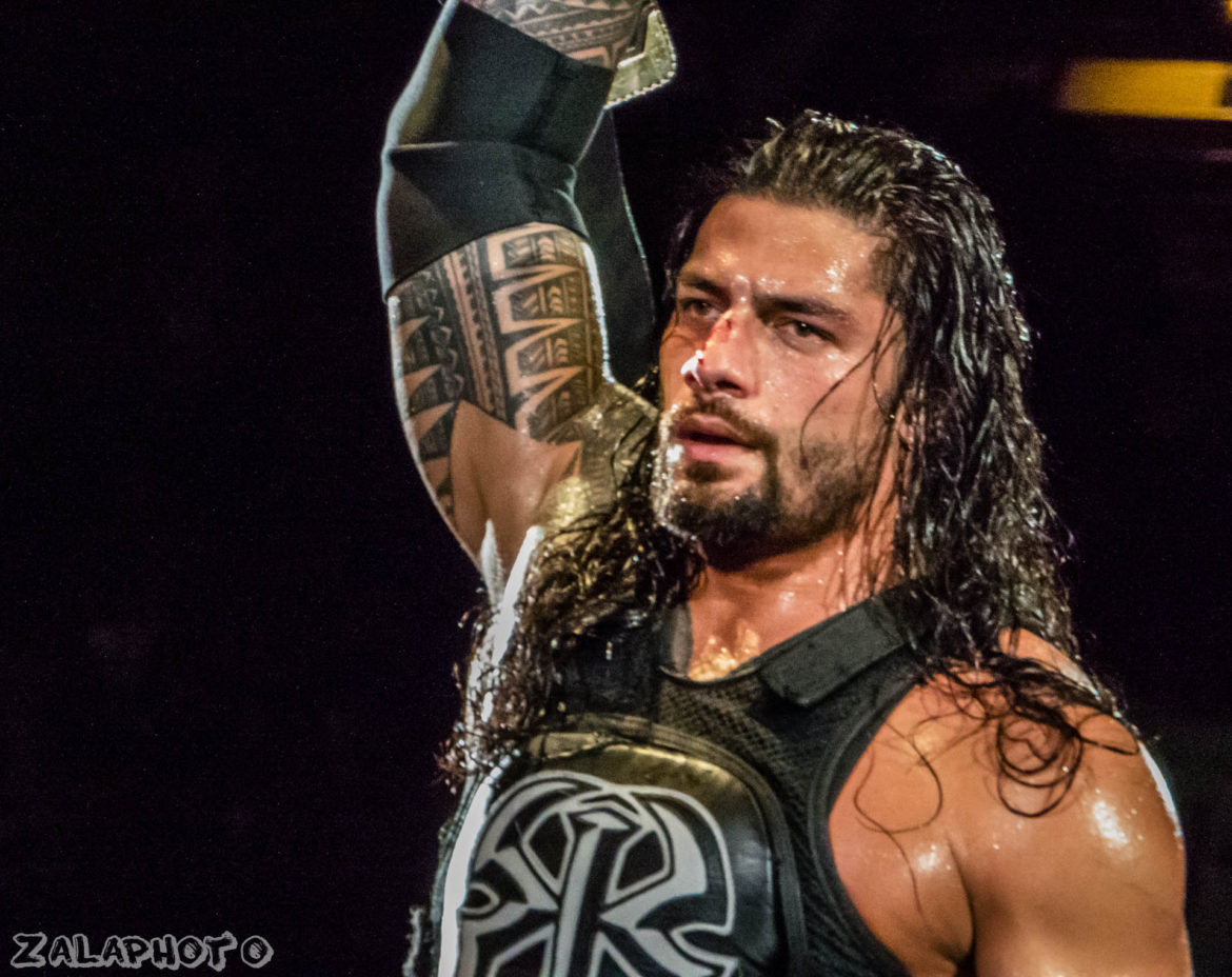 Roman Reigns Nose Injury from Table Spot at WWE House Show 12/30/15 ...